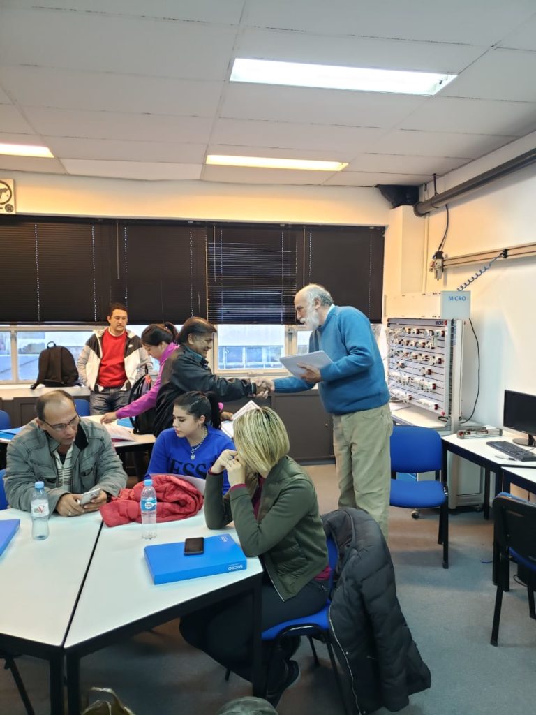 Capacitación en Neumática y Programación de PLC - Micro Automación